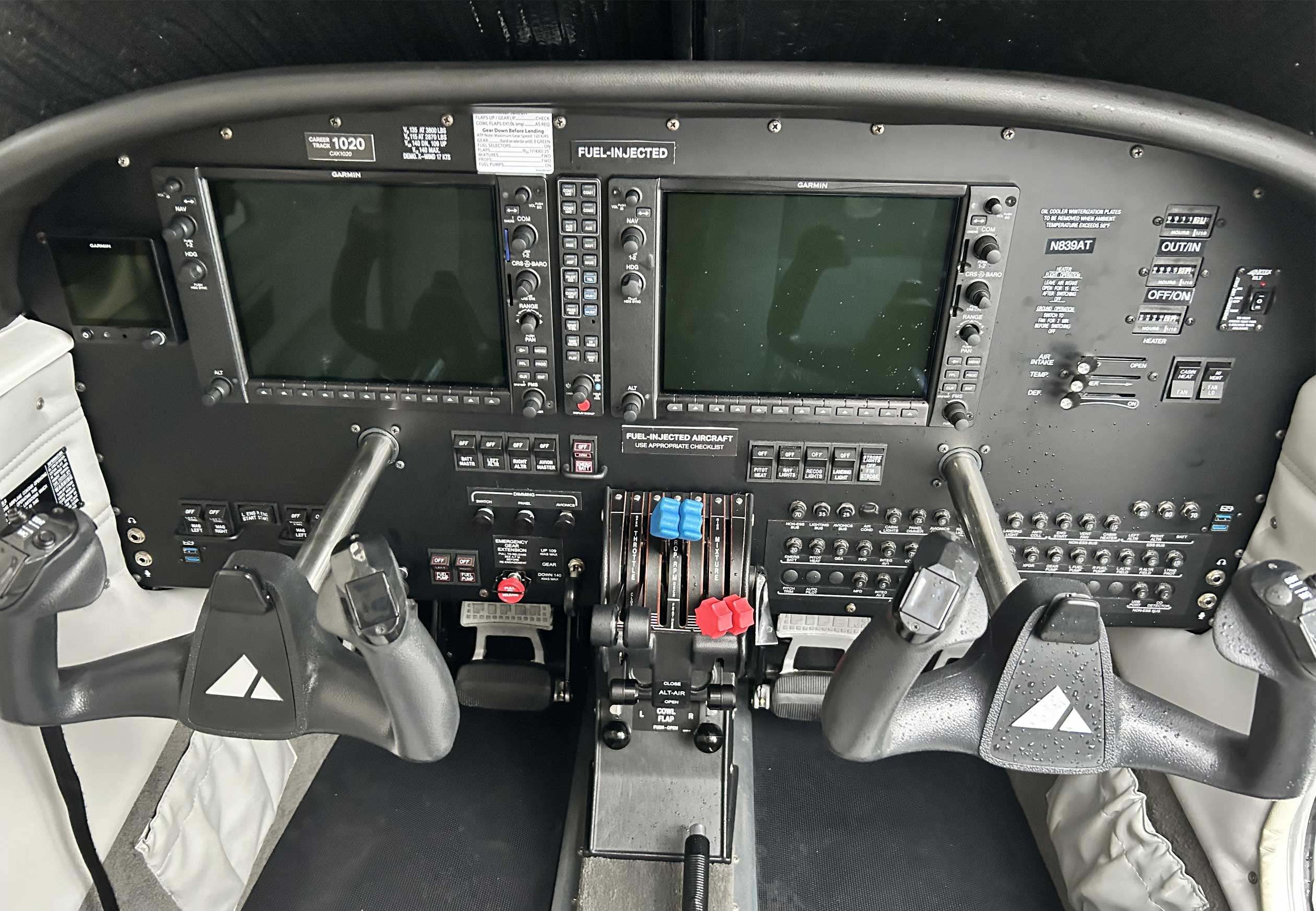 Multi-Engine Piper Seminole (PA-44) / ATP Flight School